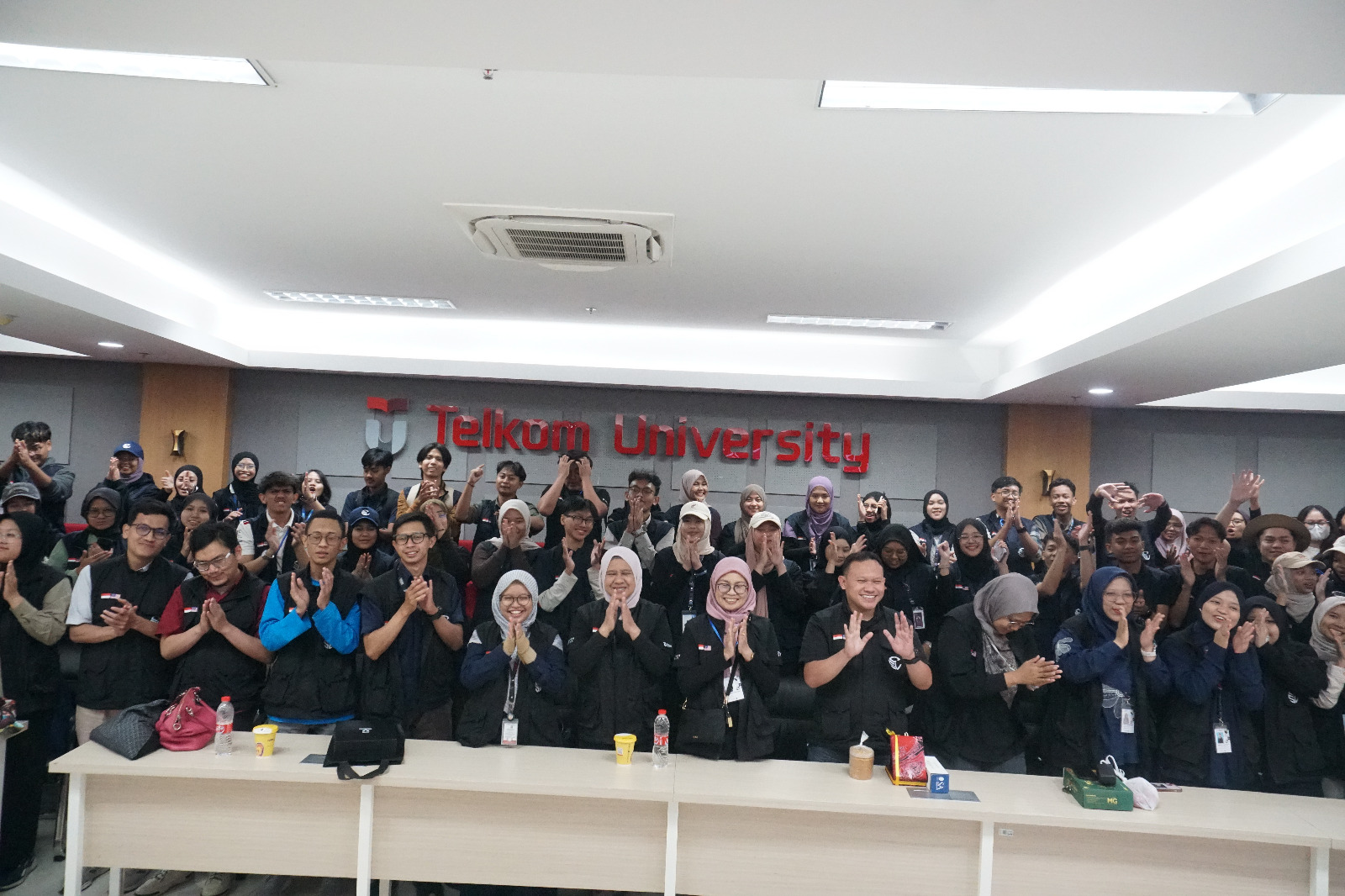 Teknologi dan Energi Berkelanjutan, jadi Lokasi Internasional