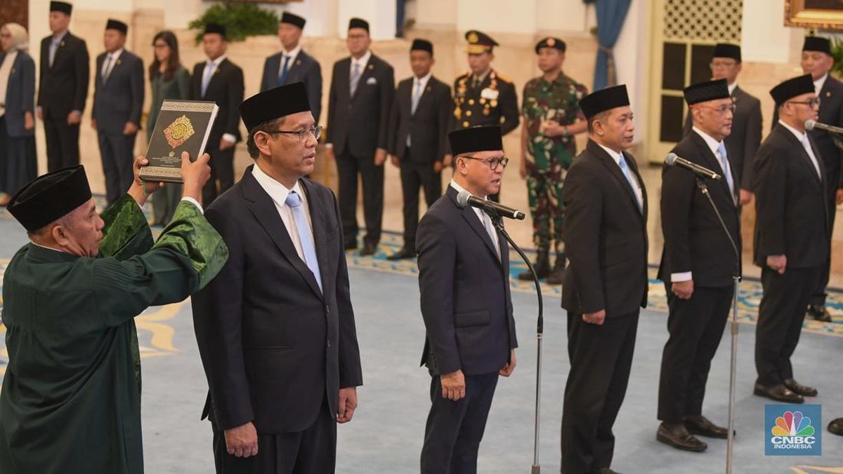 Prabowo Subianto 4 Kali Reshuffle Kabinet Selama 2025 - Fokus Jabar