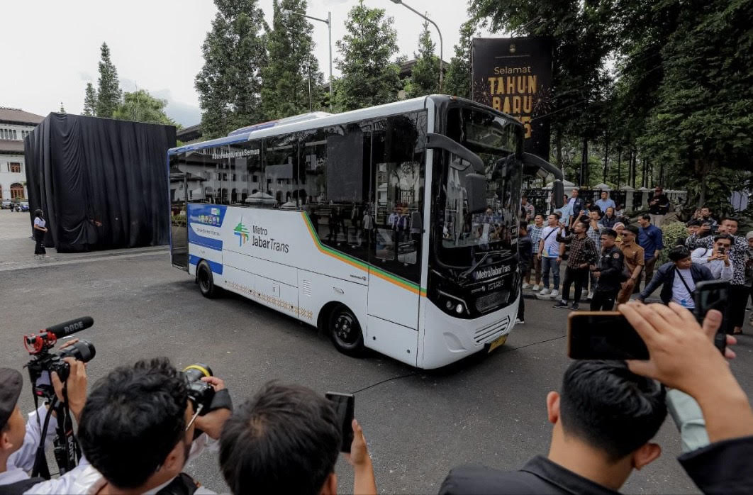 Panduan Lengkap Pembayaran dan Tarif Metro Jabar Trans Bandung - Fokus ...